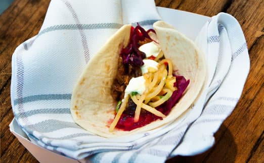 Äppel- och chiliglacerat kamben av svensk Rapsgris